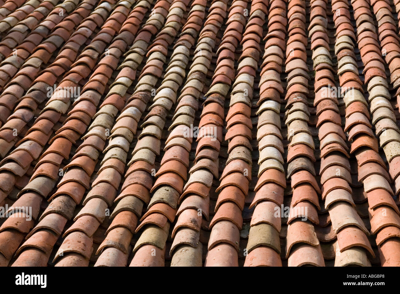 Des Tuiles En Terre Cuite De Style Mediterraneen De L Eau Du Village De ...