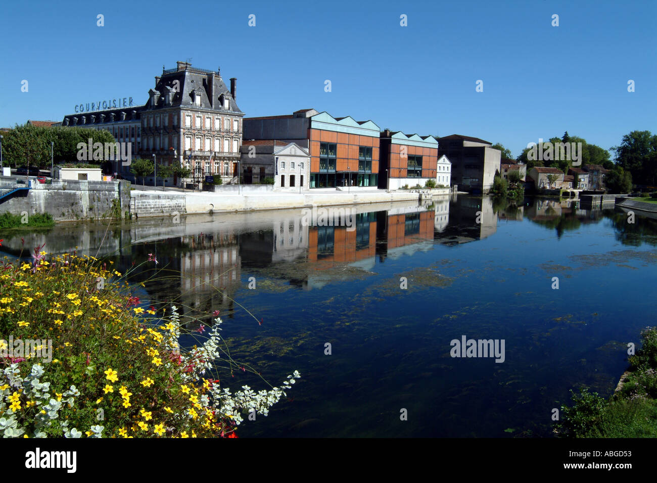 France charente jarnac town on Banque de photographies et d’images à ...