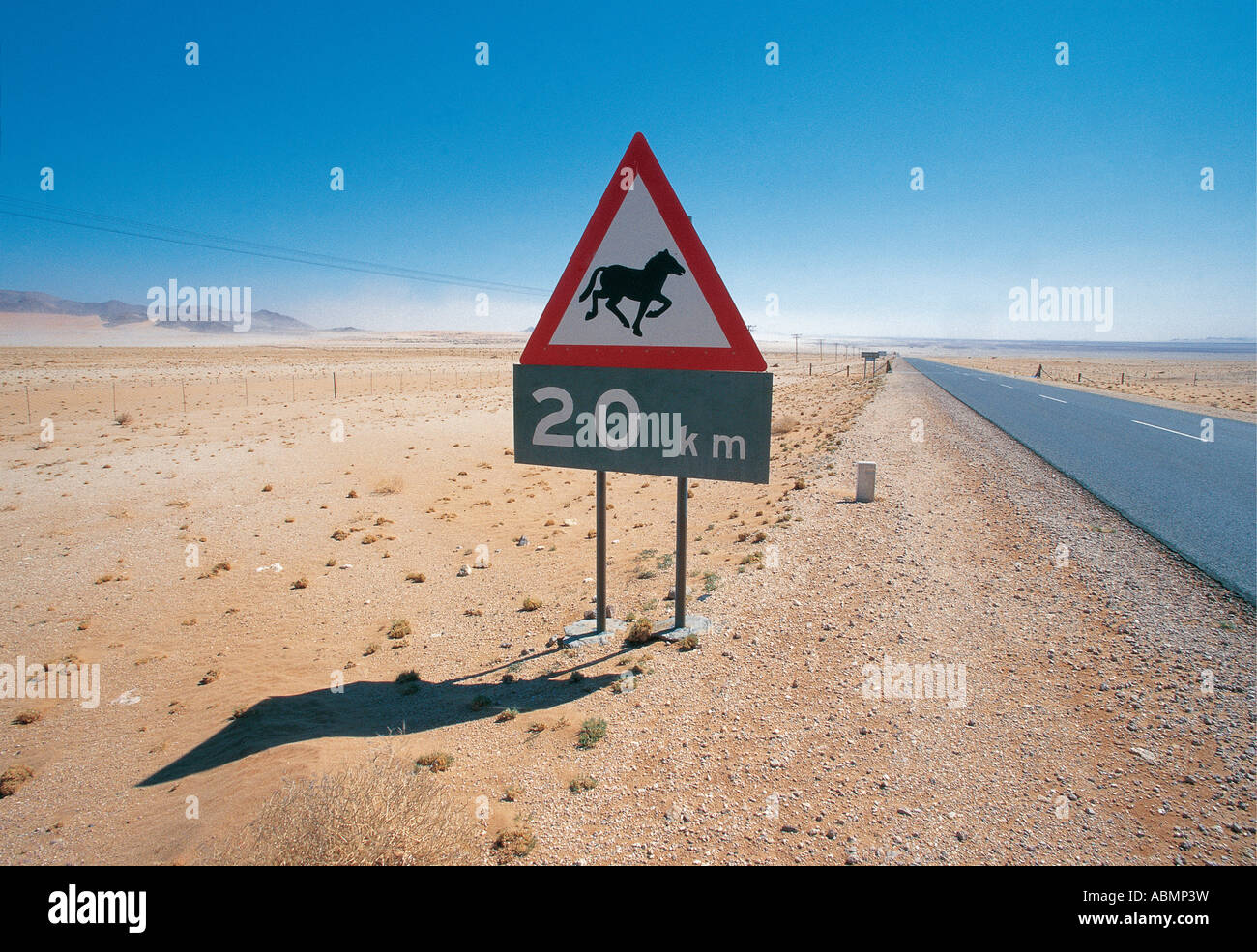 Signe de croisement de cheval au bord de la route Banque de ...
