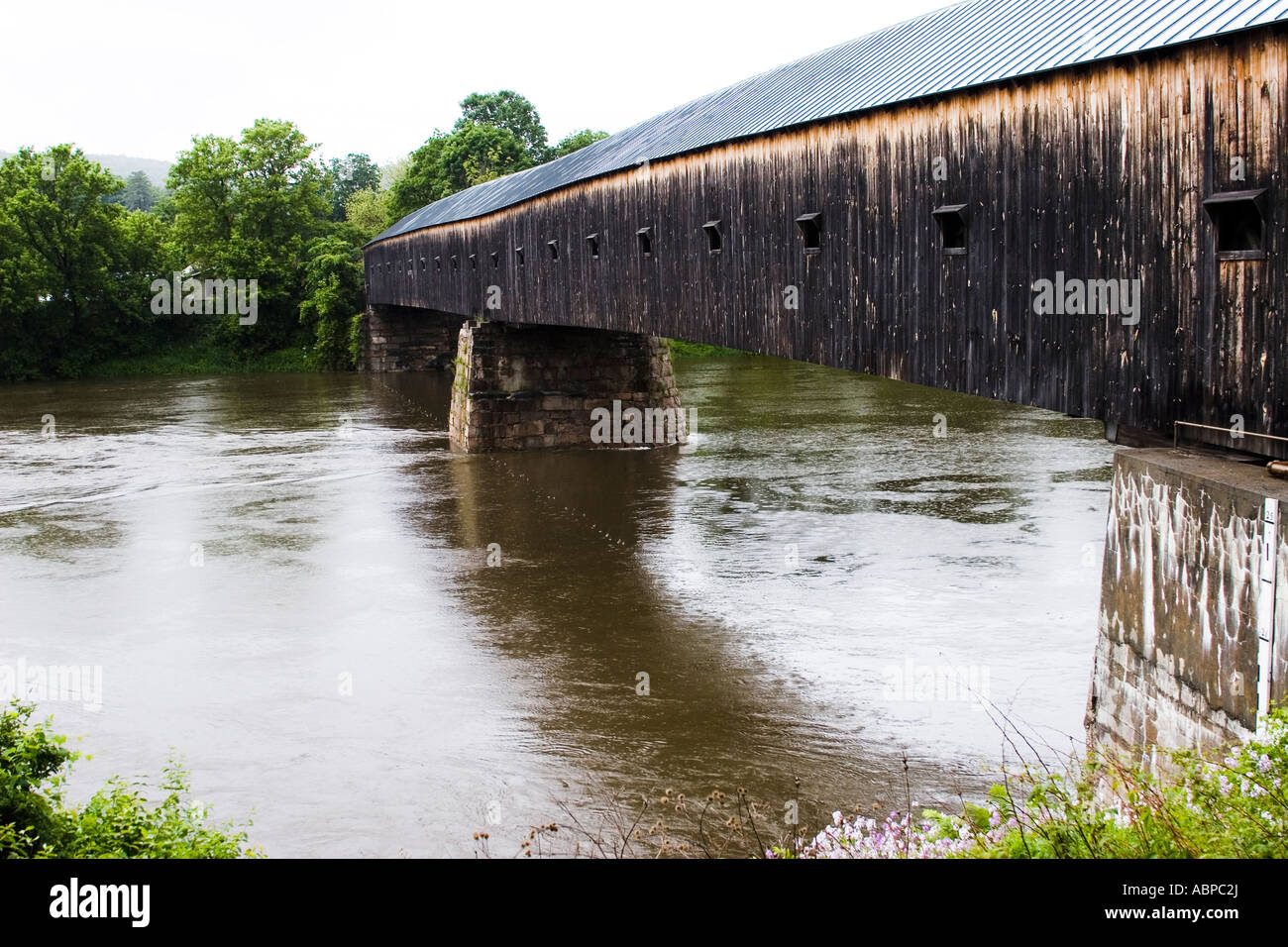 Pont couvert de cornish windsor Banque de photographies et d’images à ...