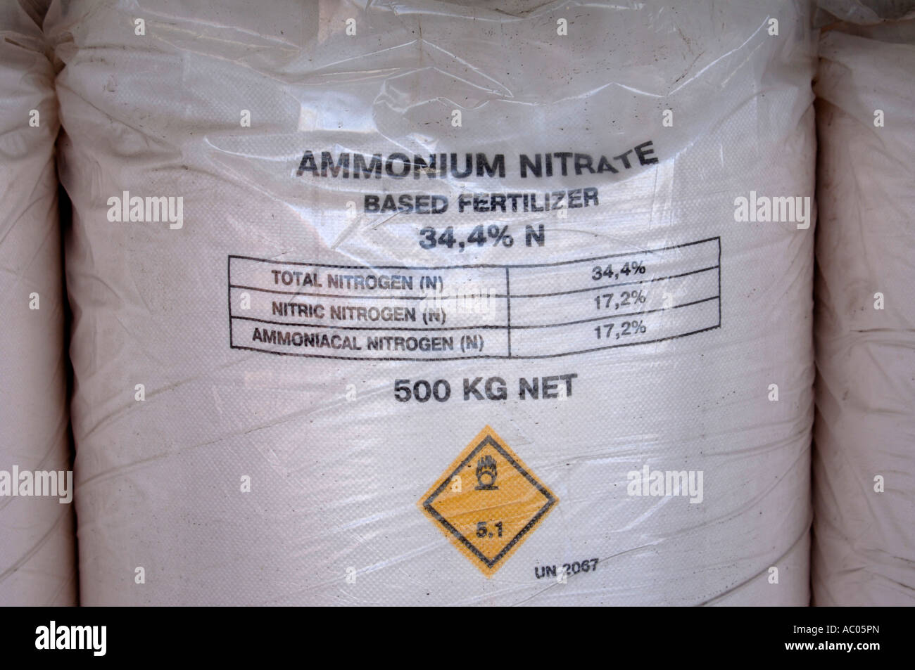 Un SAC DE TAILLE INDUSTRIELLE DE NITRATE D'ENGRAIS AGRICOLE QUI PEUVENT ...