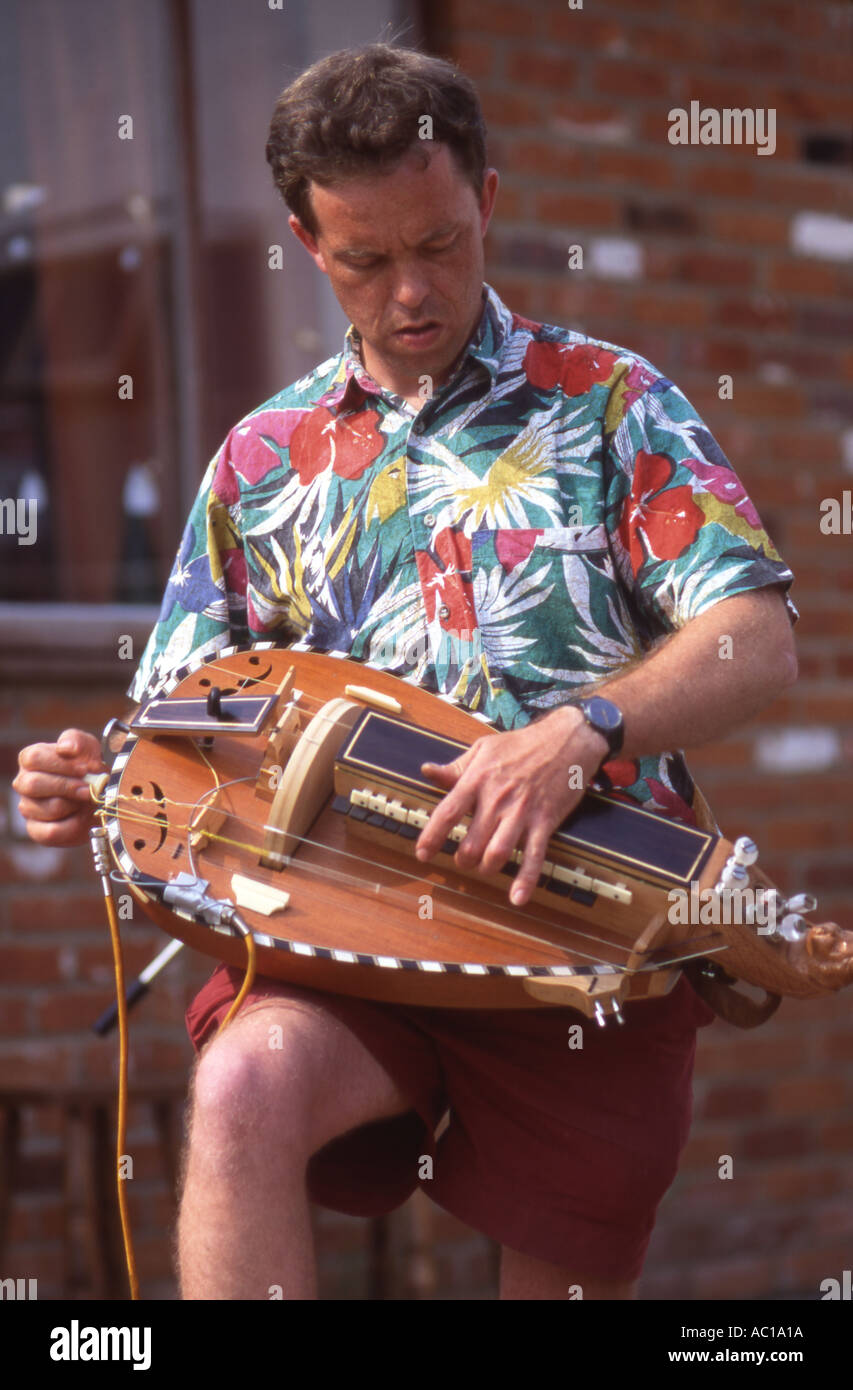 Homme de vielle Banque de photographies et d’images à haute résolution ...