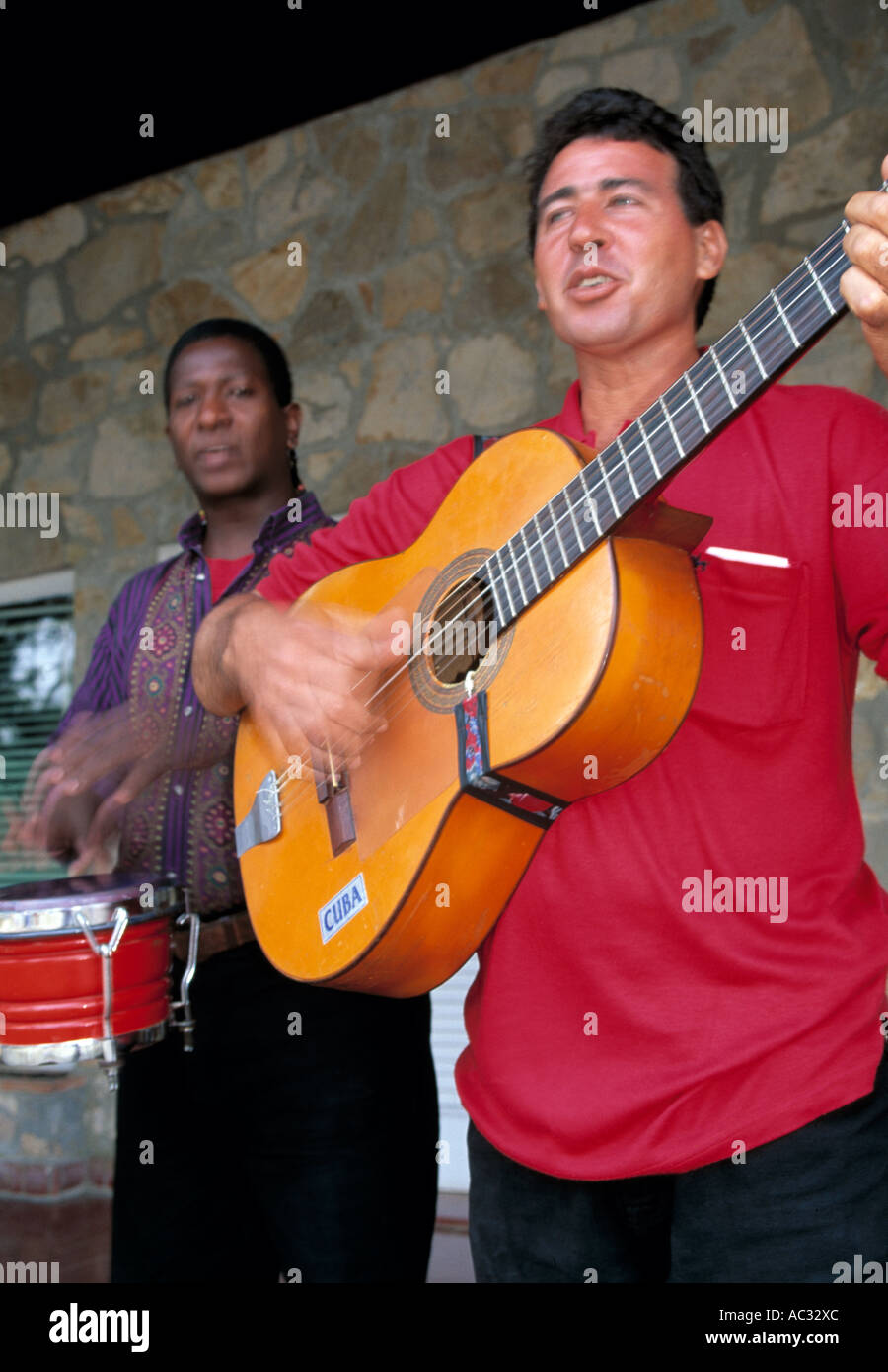 Instruments Cubains Traditionnels Banque d'image et photos - Alamy