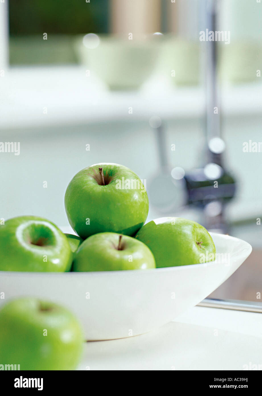 Un bol de pommes Banque de photographies et d’images à haute résolution ...