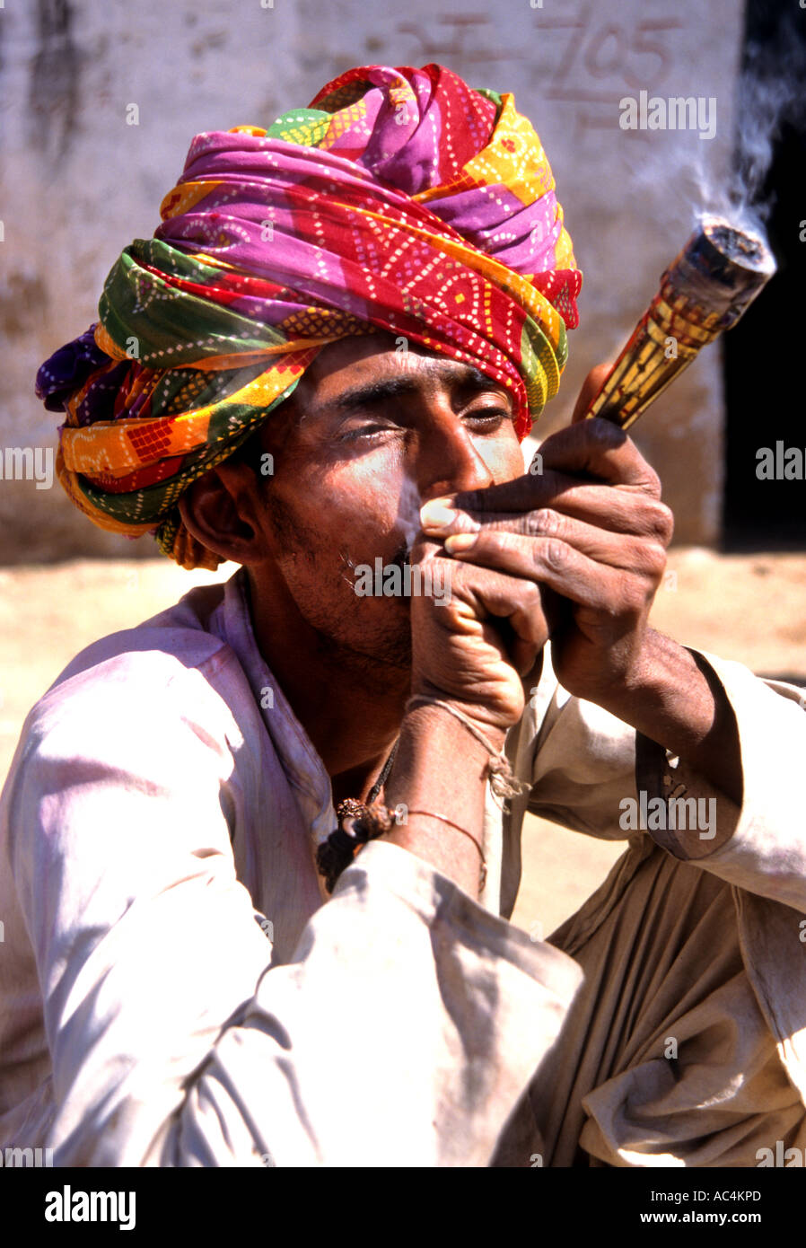 Inde rajasthan haschisch pipe tabac hachage Banque de photographies et ...