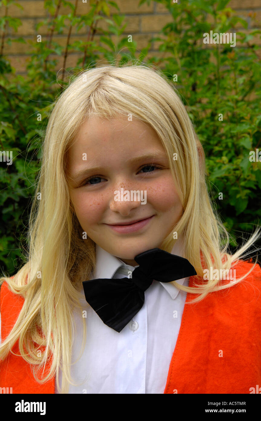 Preteen girl habillé en garçon enfant portrait Photo Stock - Alamy
