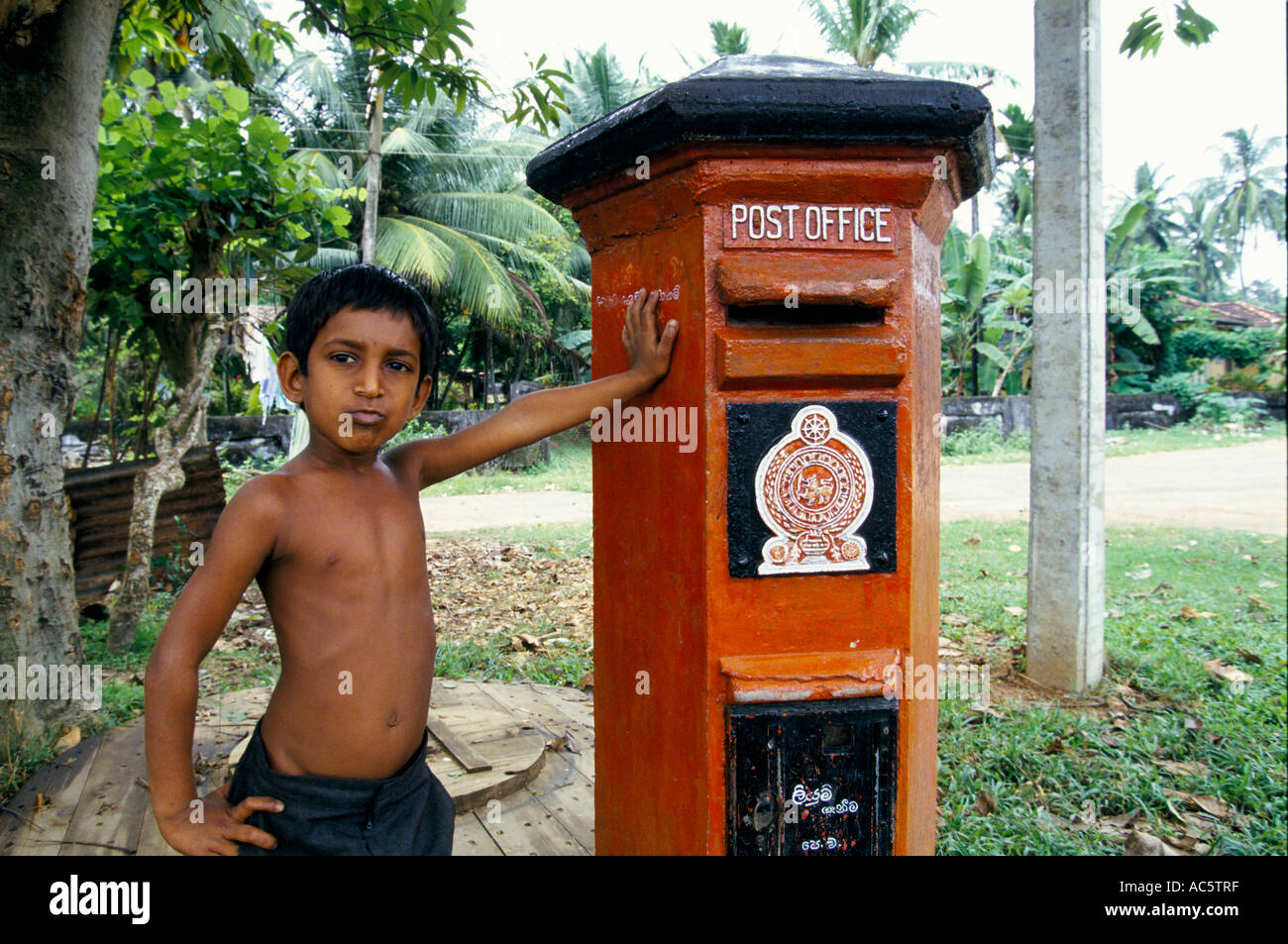 Sri lanka post box Banque de photographies et d’images à haute ...
