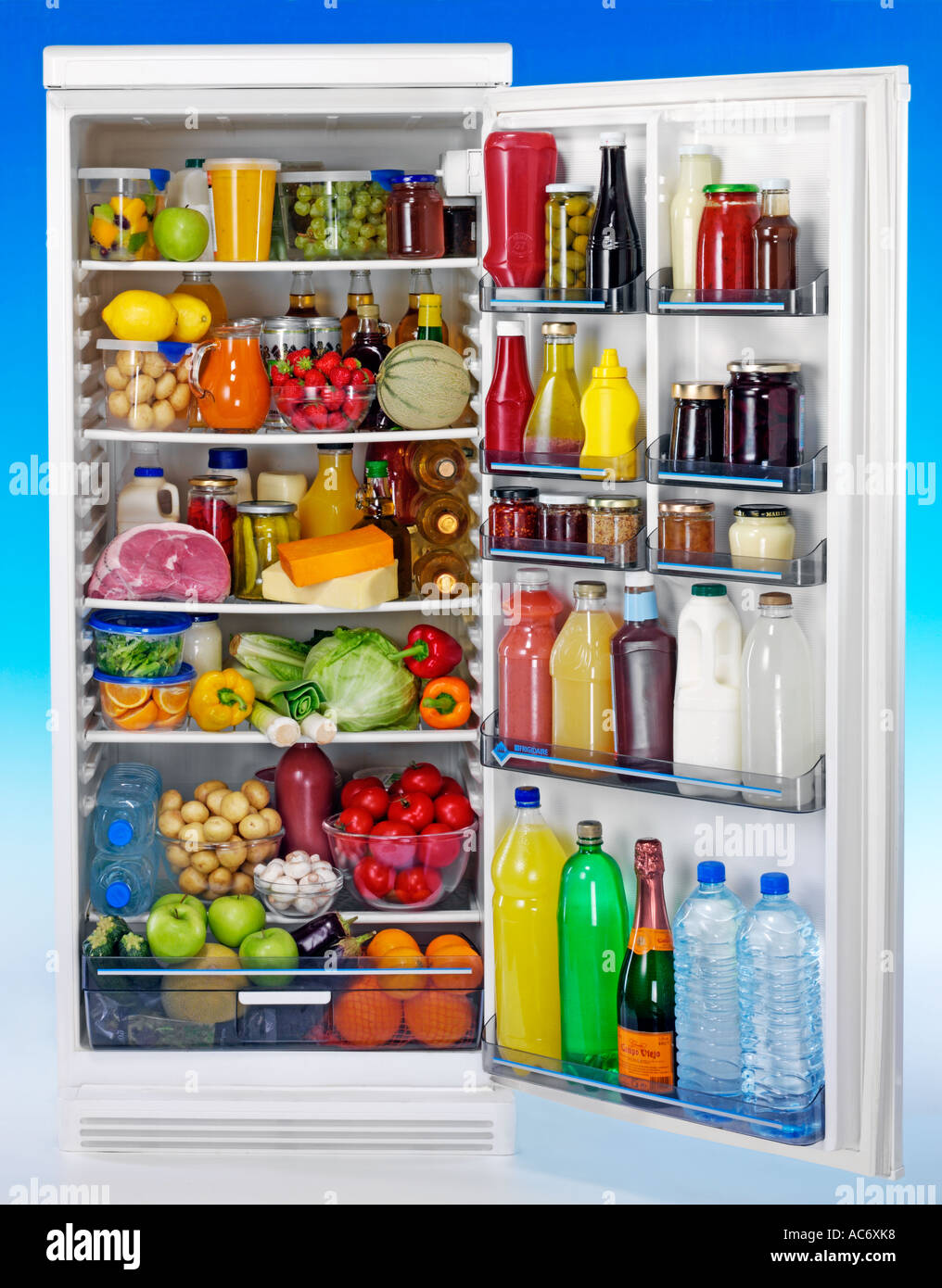 Full fridge Banque de photographies et d’images à haute résolution - Alamy
