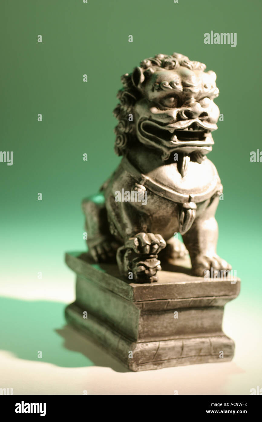 Dog figurine Banque de photographies et d’images à haute résolution - Alamy