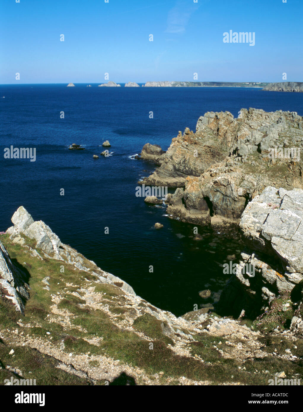 Falaises de la Pointe de Dinan, presqu'île de Crozon, Finistère ...