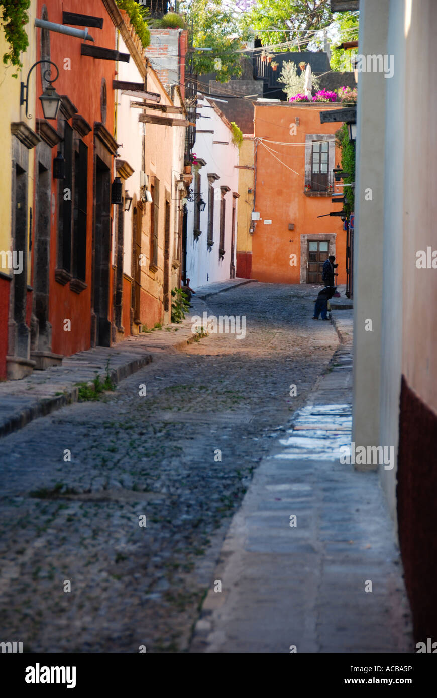 Rues pavées de San Miguel de Allende, ville coloniale espagnole au ...