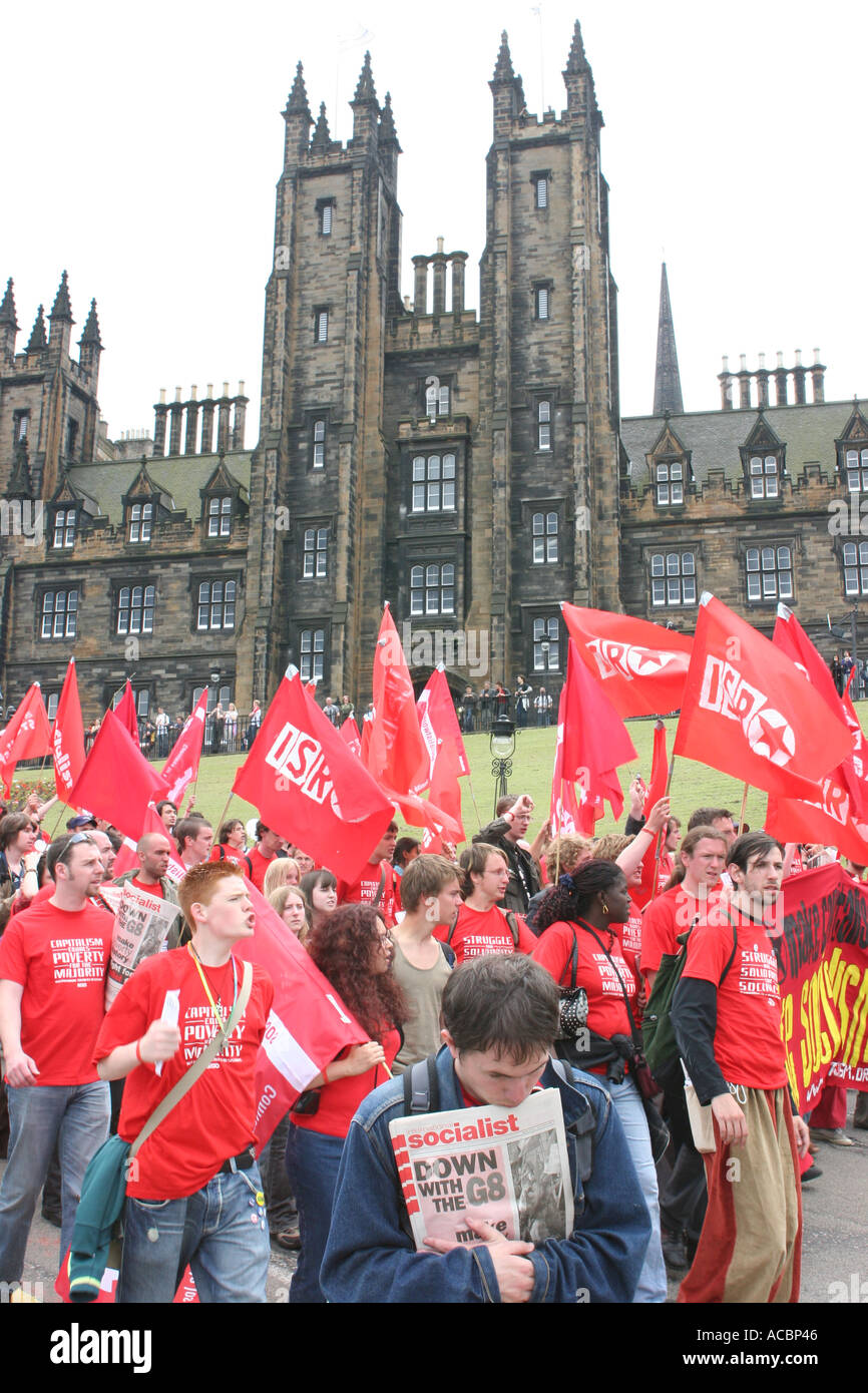 Drapeaux communistes rouges Banque de photographies et d’images à haute ...