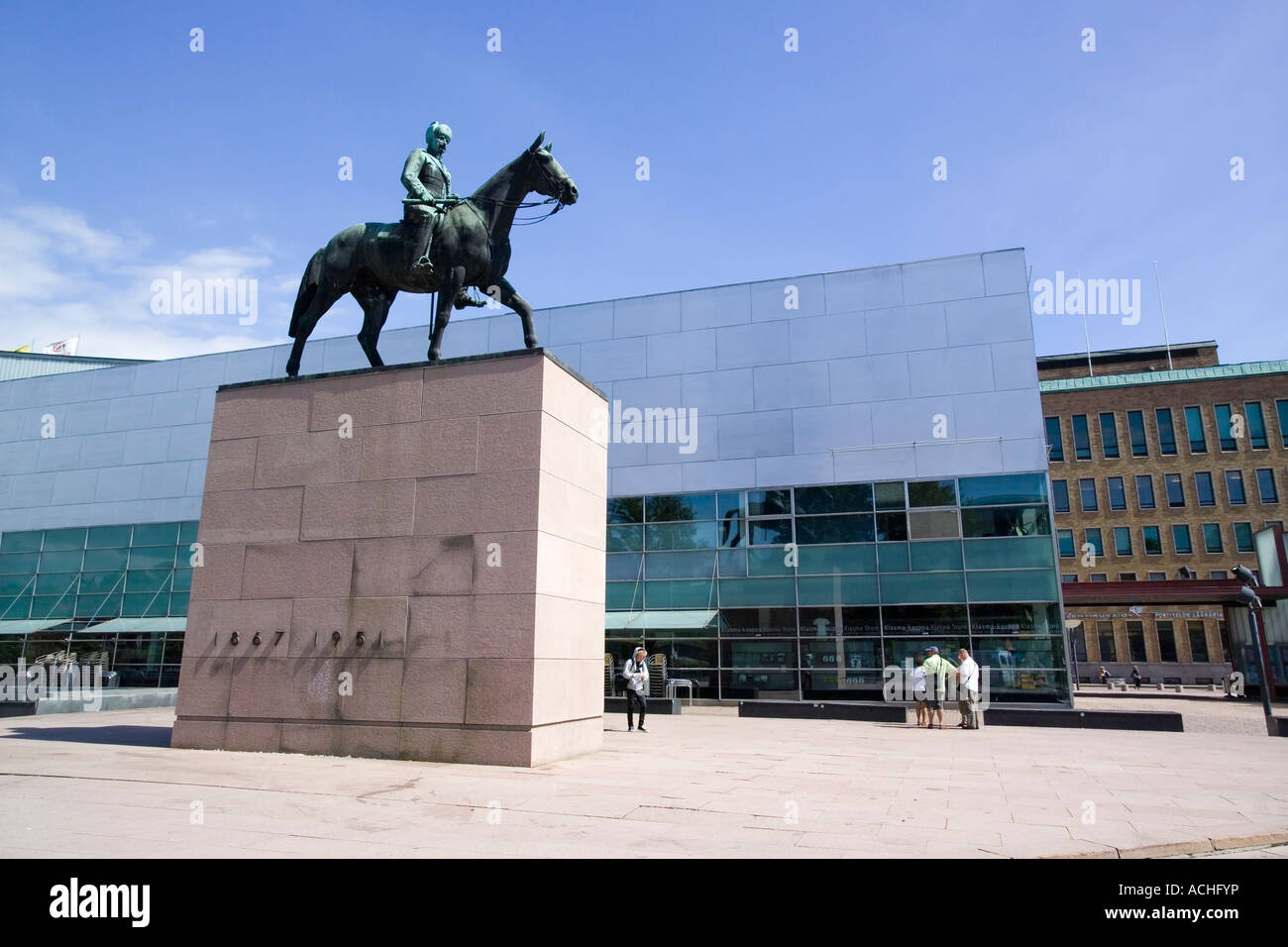 Finland helsinki mannerheim statue Banque de photographies et d’images ...