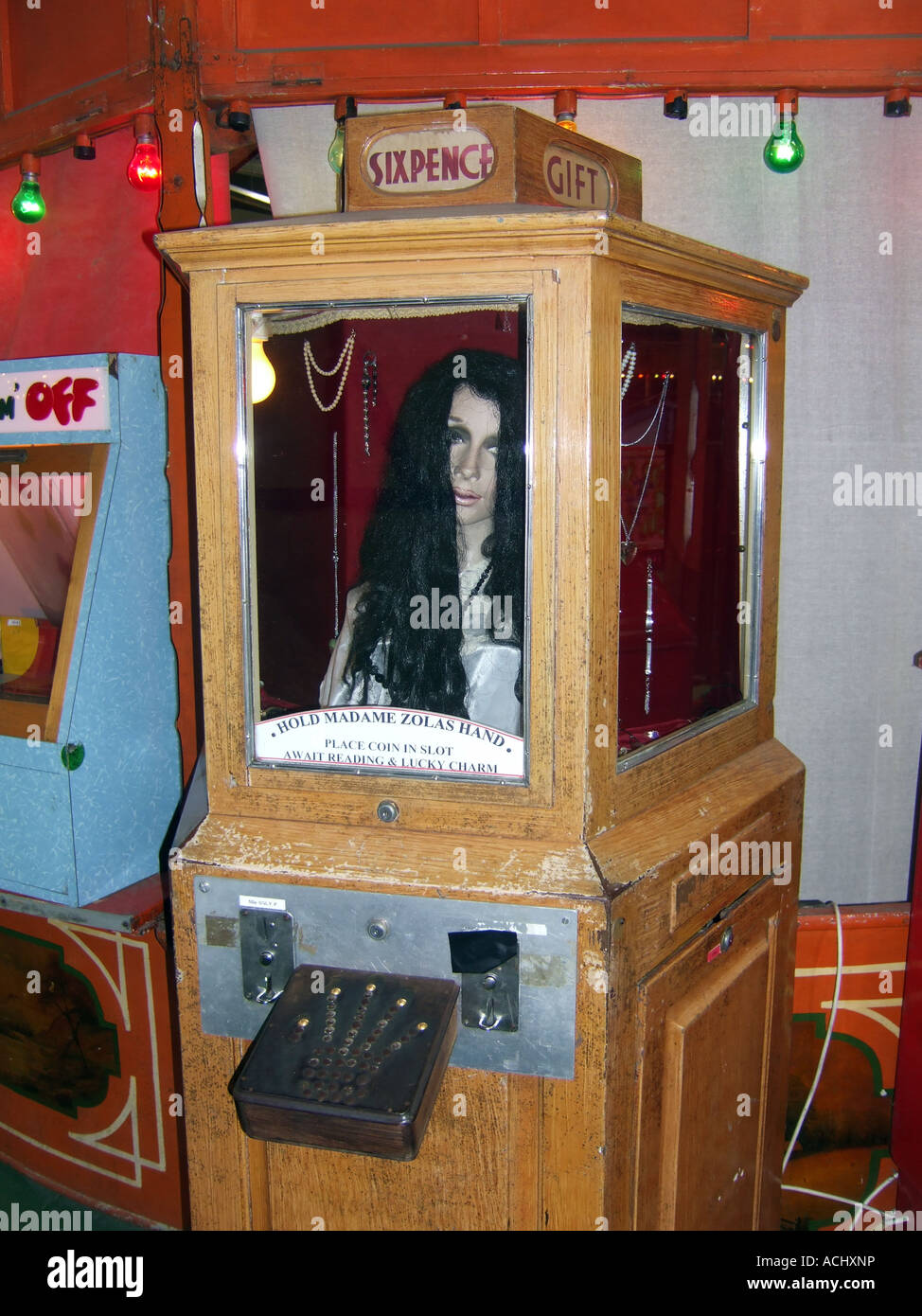 Fortune Teller Machine Banque d'image et photos - Alamy