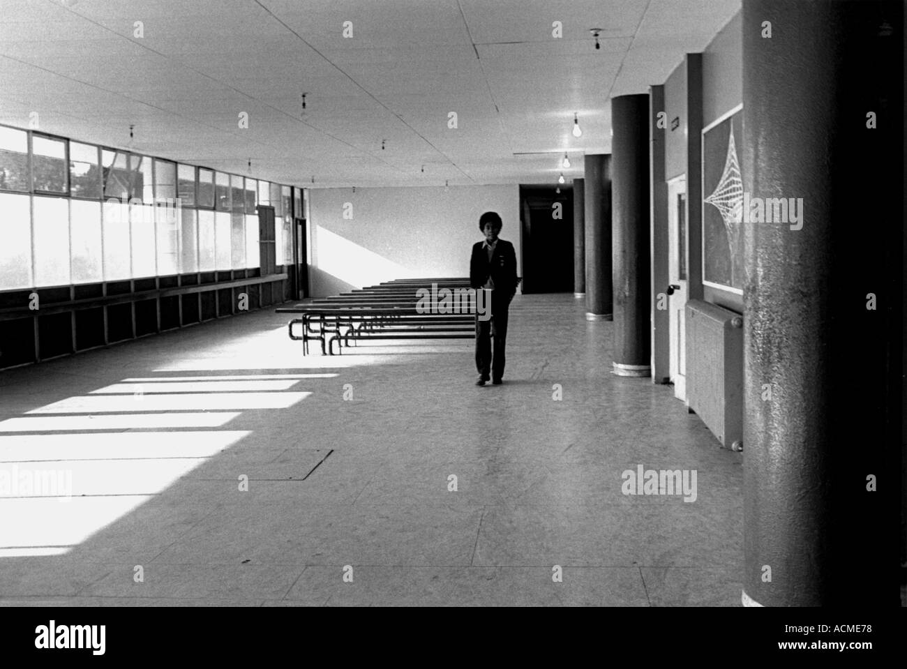 école polyvalente Banque d'images noir et blanc - Alamy