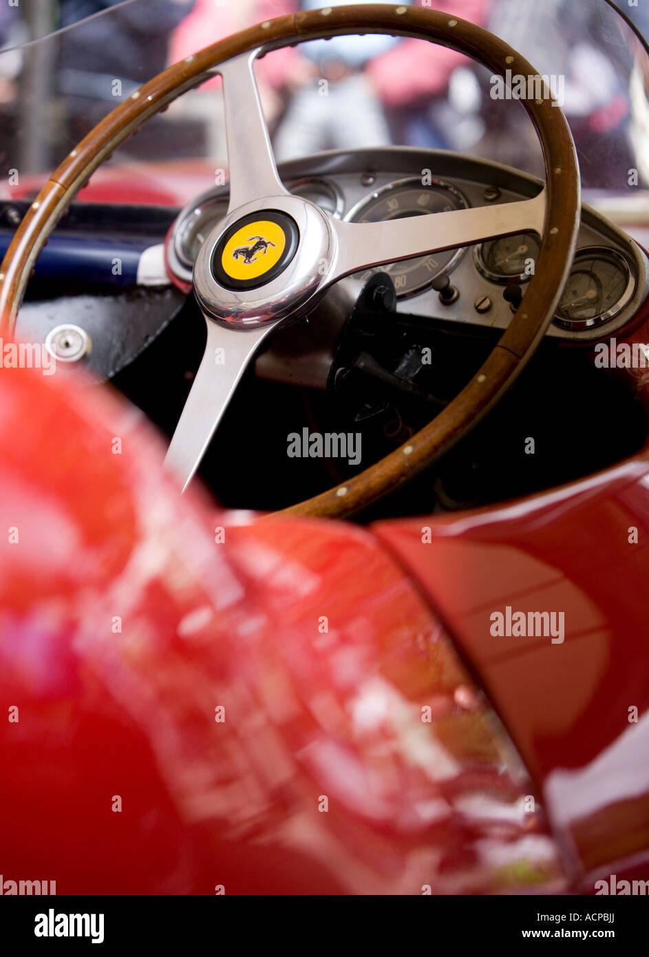 Ferrari steering wheel Banque de photographies et d’images à haute ...