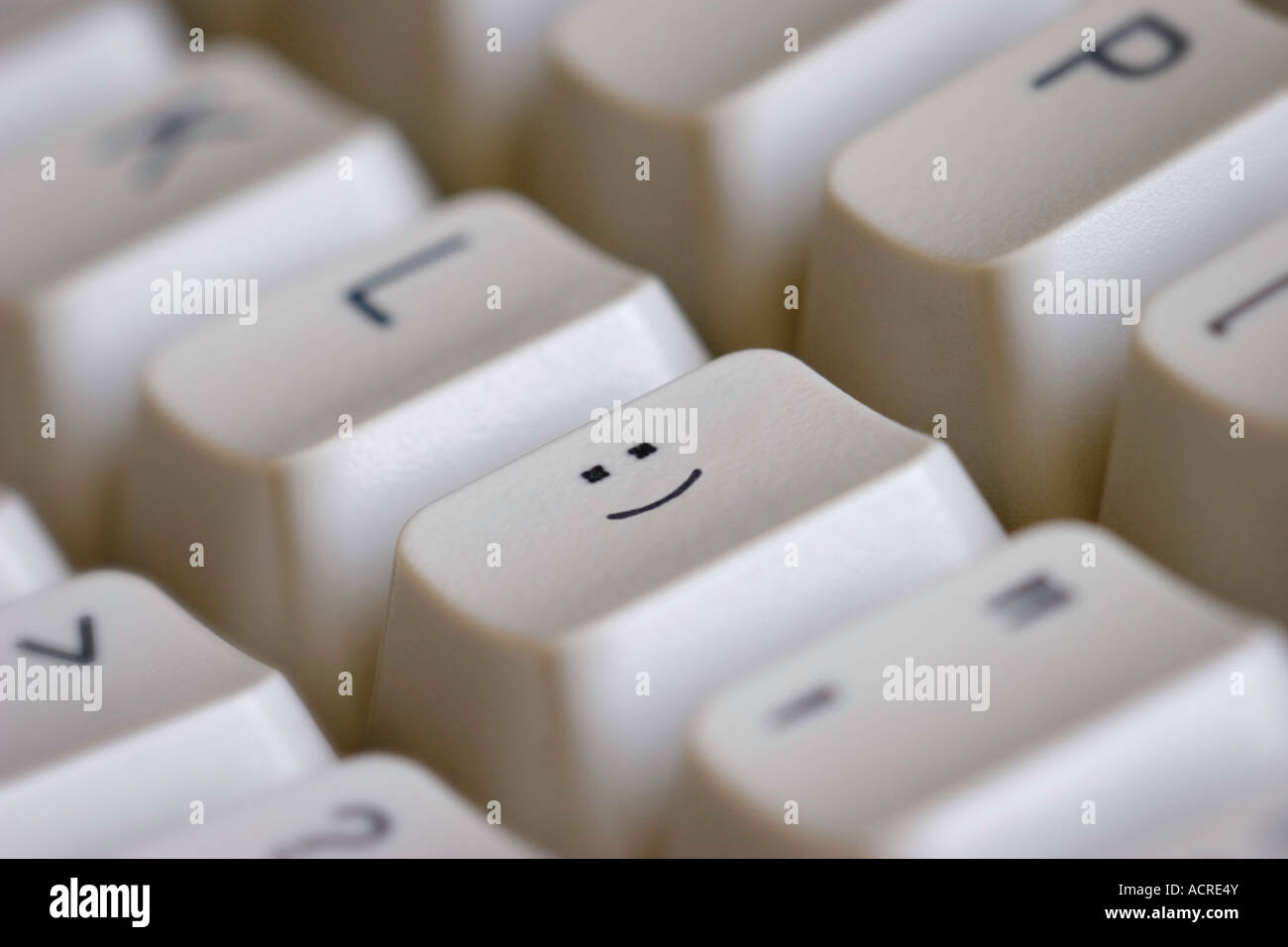 Emoticon Smiley sur clavier d'ordinateur Photo Stock - Alamy