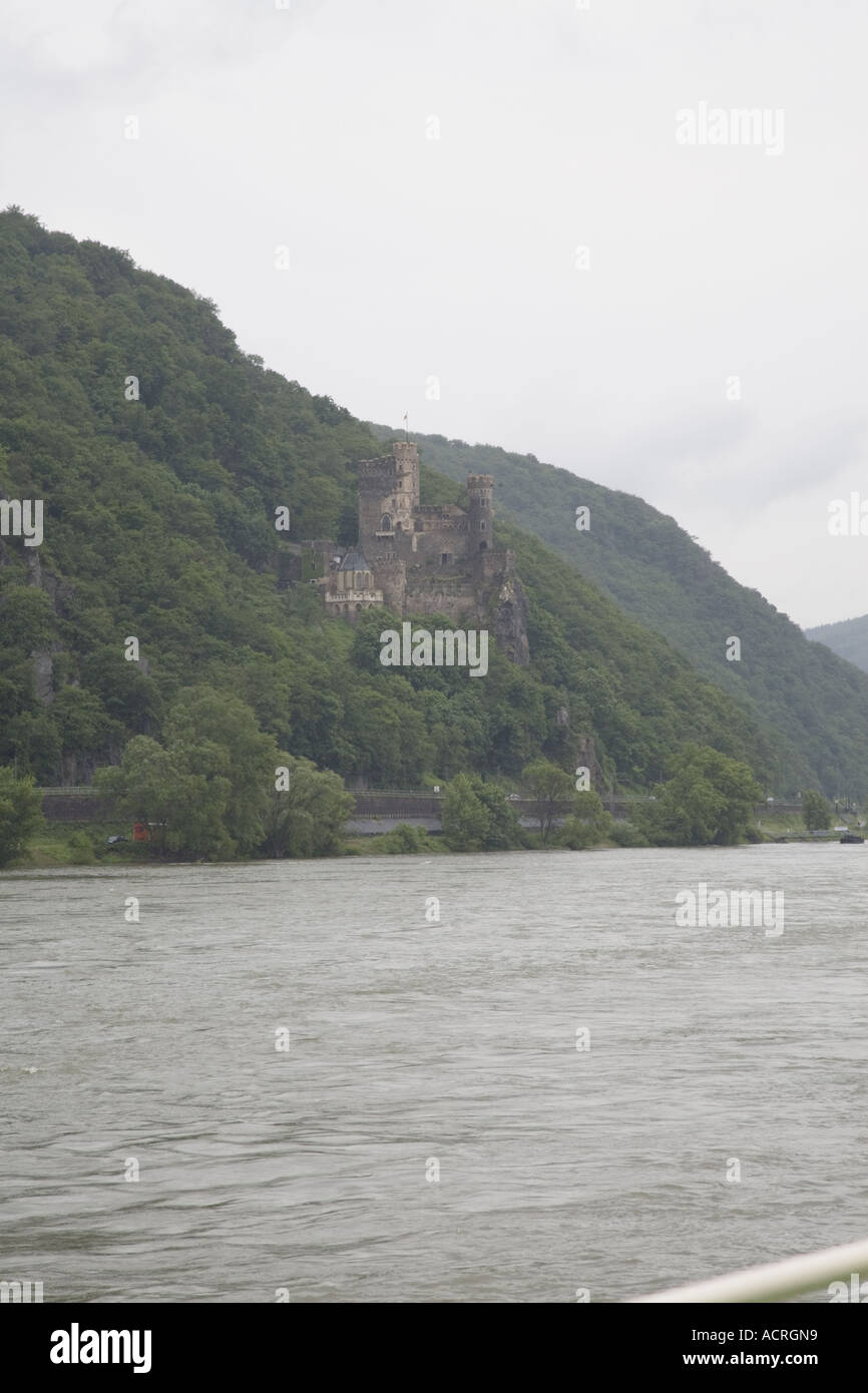 Burg rheinstein Banque de photographies et d’images à haute résolution ...