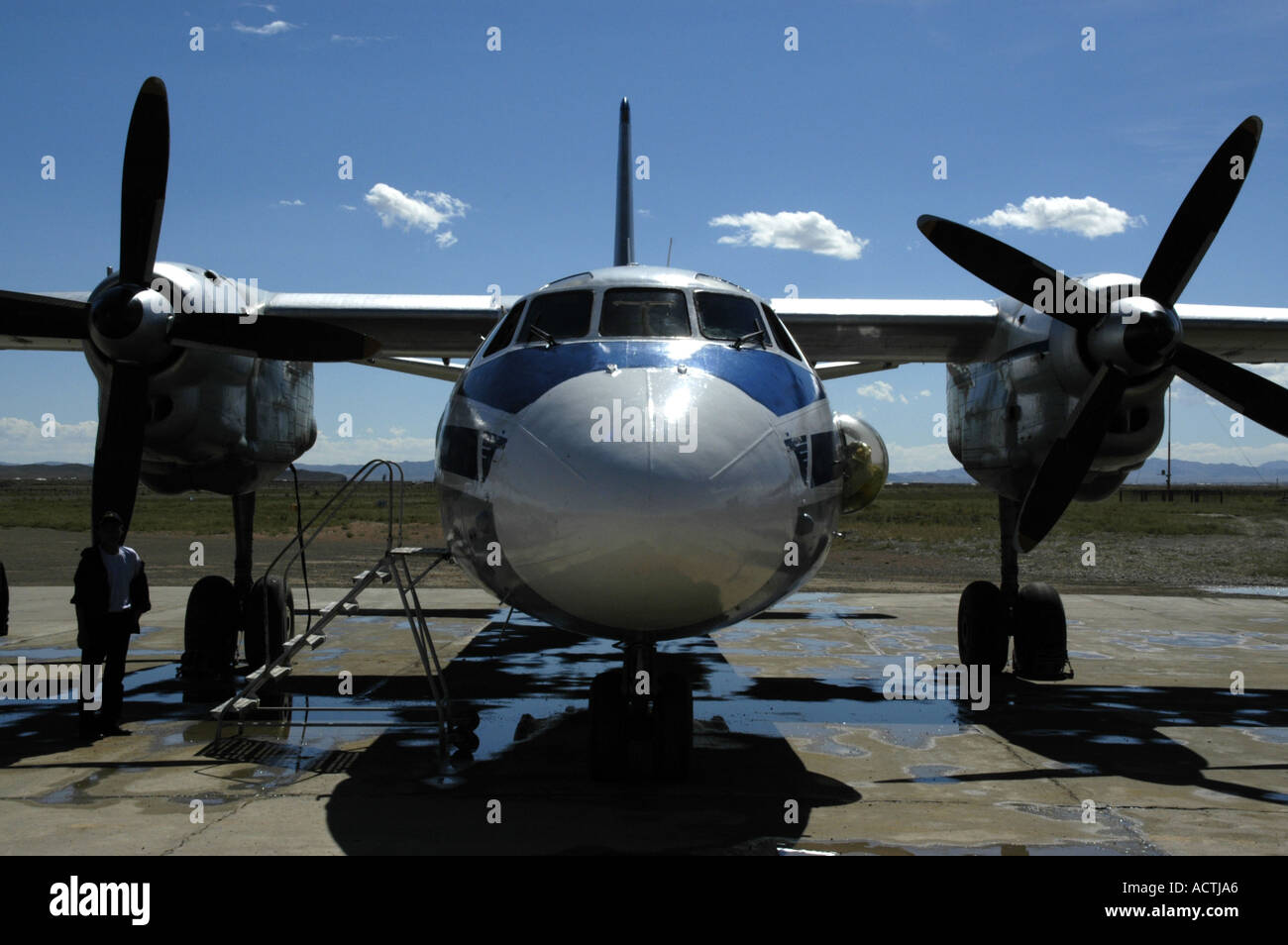 Avion mongol miat Banque de photographies et d’images à haute ...
