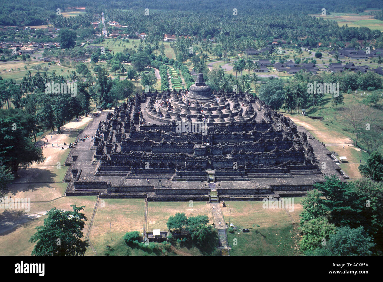 Borobudur temple from above Banque de photographies et d’images à haute ...