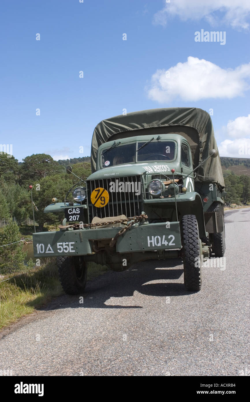 Camions de 2 1 2 tonnes Banque de photographies et d’images à haute résolution - Alamy