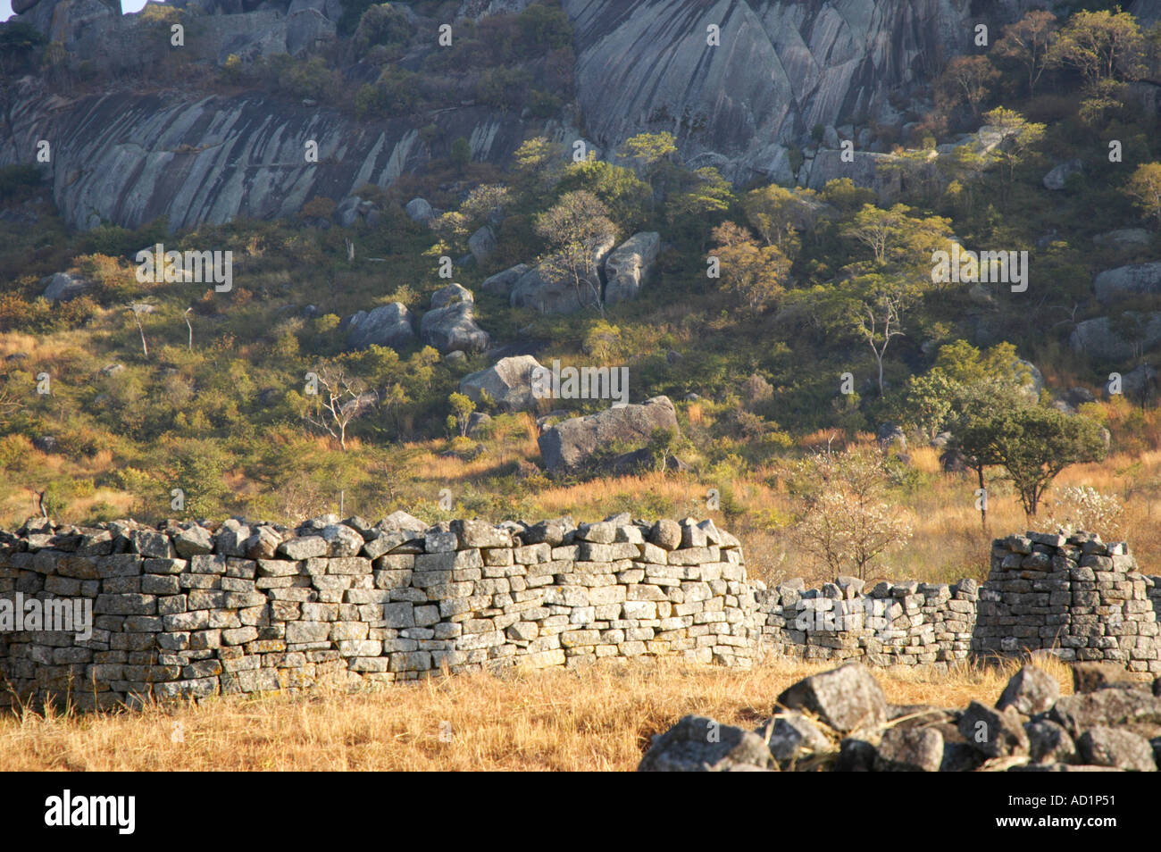 Grand monument national du zimbabwe Banque de photographies et d’images ...