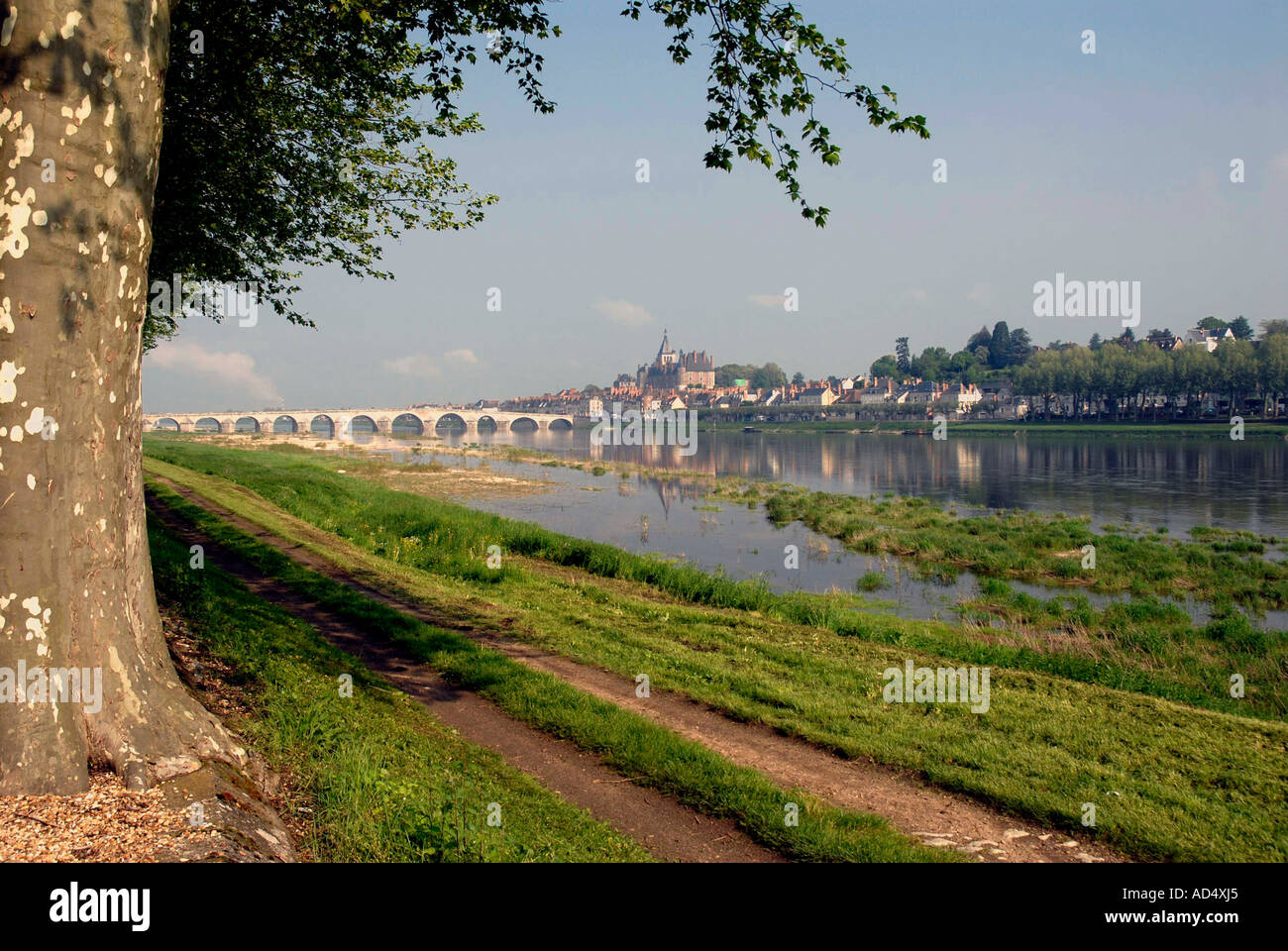 Gien town Banque de photographies et d’images à haute résolution - Alamy