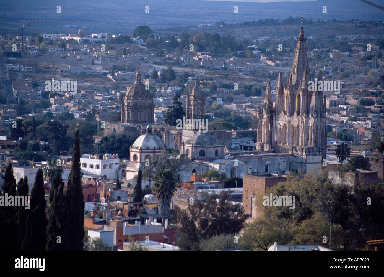 Parraquia de san miguel arcangel Banque de photographies et d’images à ...