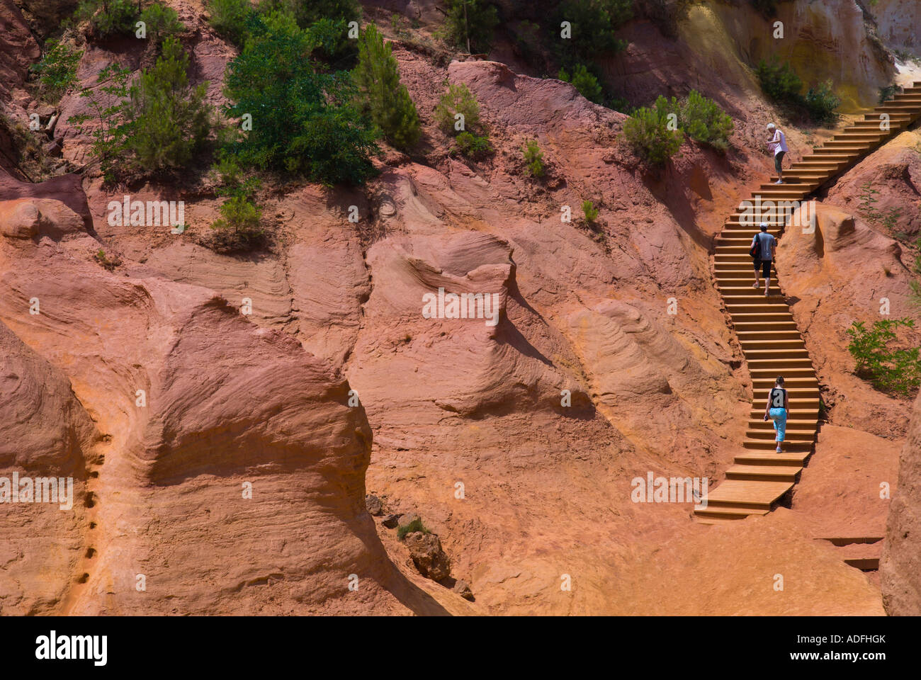 Roussillon Luberon Provence France red rock hill village Le Sentier des ...