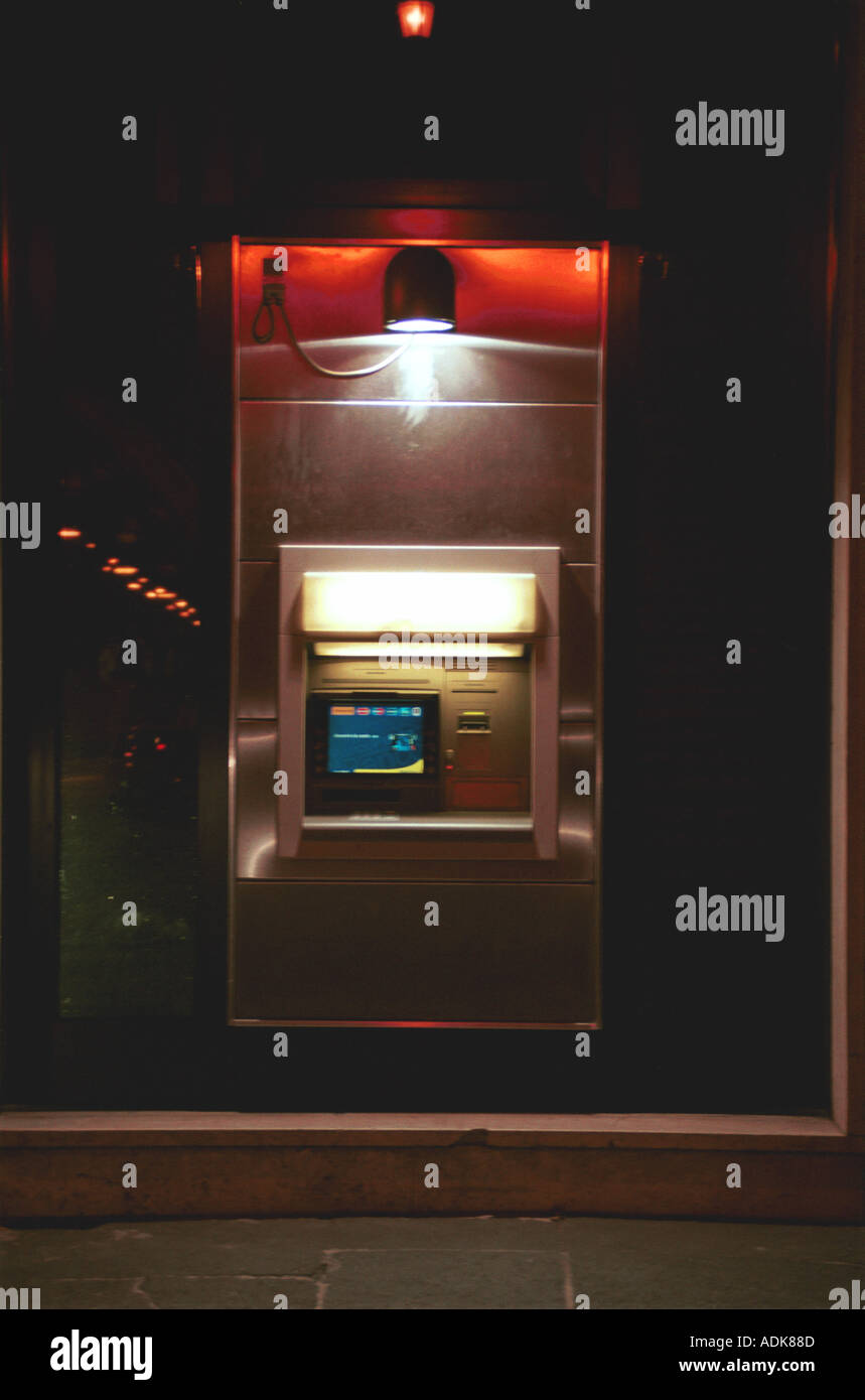 Distributeur automatique de billets la nuit Banque de photographies et ...