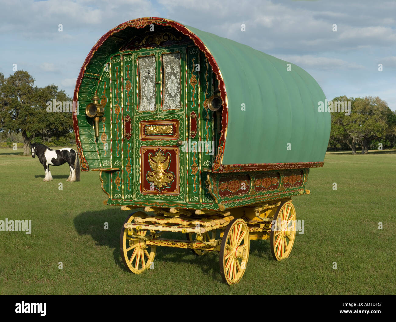Gypsy vardo Banque de photographies et d’images à haute résolution - Alamy