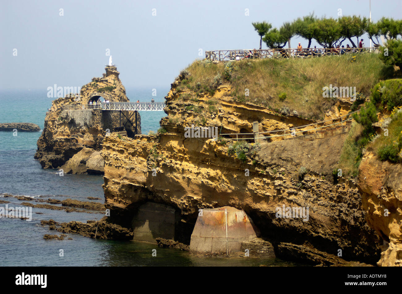 Le rocher de la vierge biarritz Banque de photographies et d’images à haute résolution - Alamy