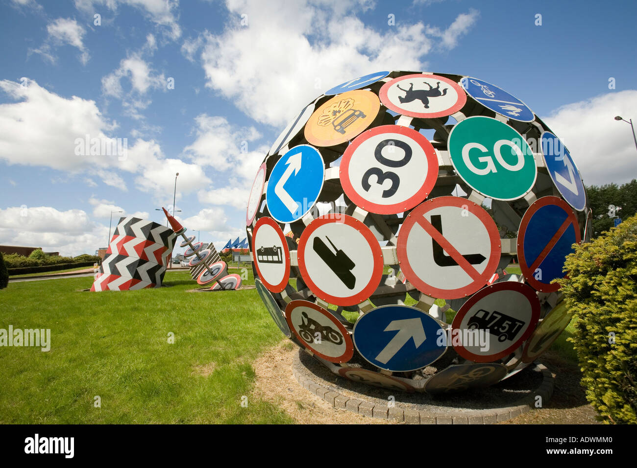 Pays de Galles Cardiff Centre Windsor Road Roundabout road sign ...