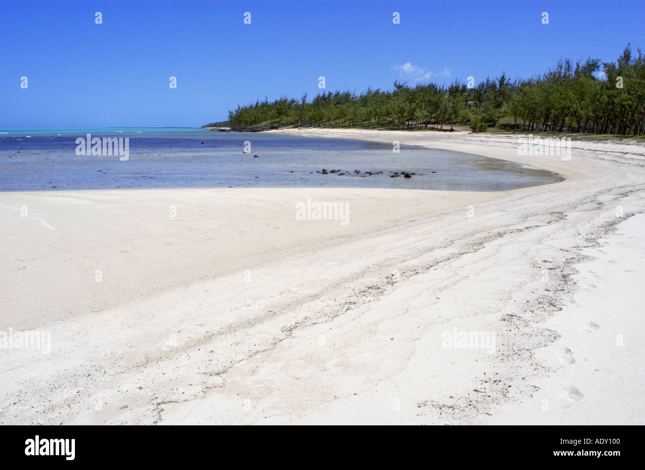 Longue plage de sable Banque de photographies et d’images à haute ...