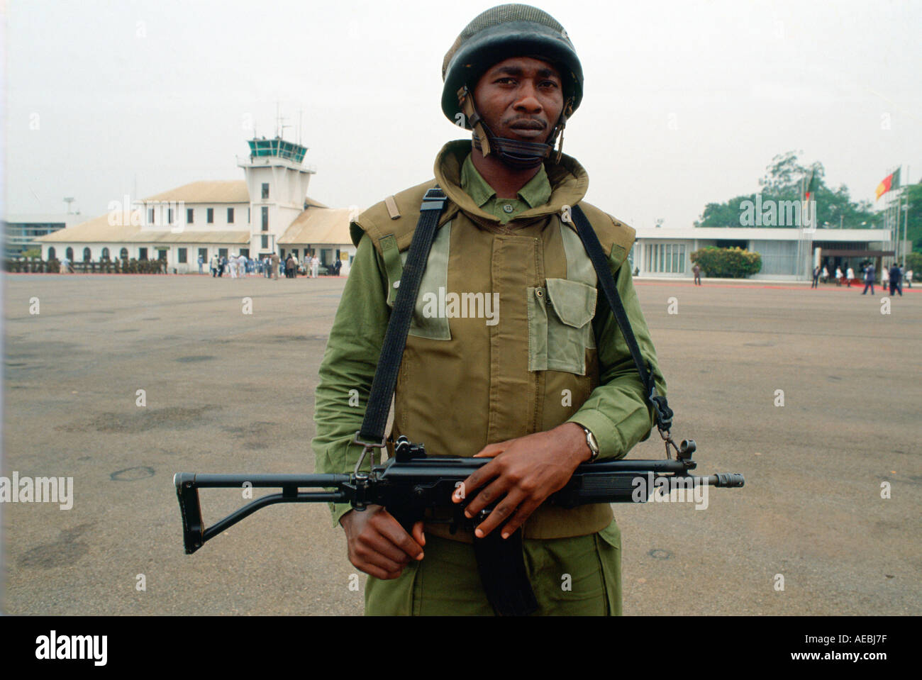 Armée cameroun Banque de photographies et d’images à haute résolution ...