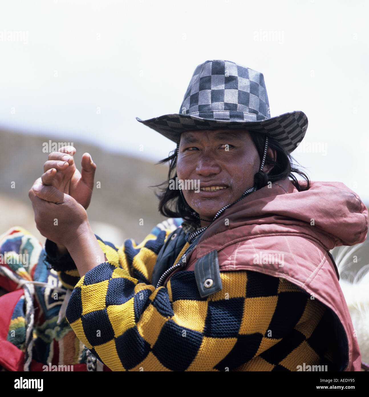 Tibetan yak herder Banque de photographies et d’images à haute ...