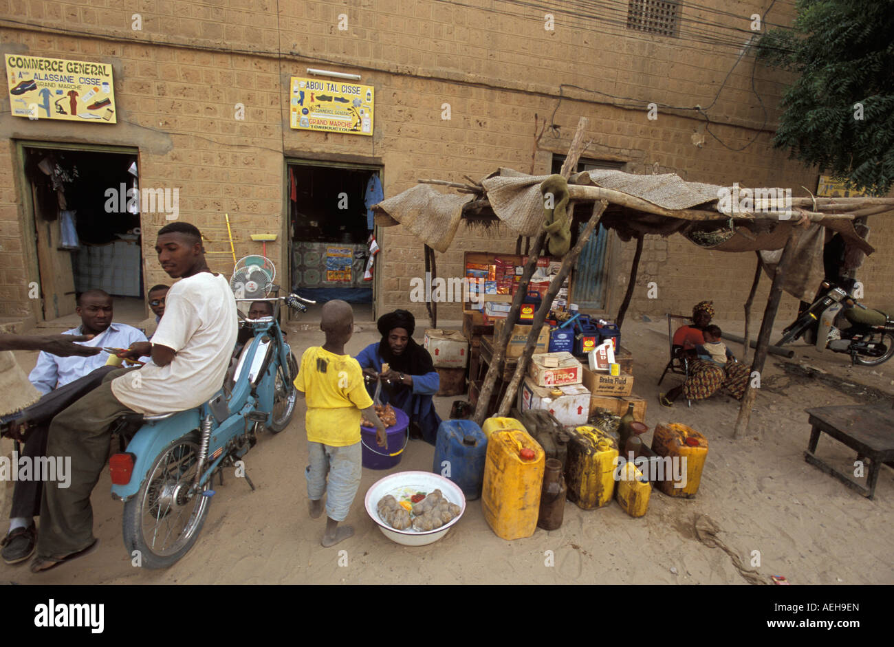 Outdoor market mali people Banque de photographies et d’images à haute ...