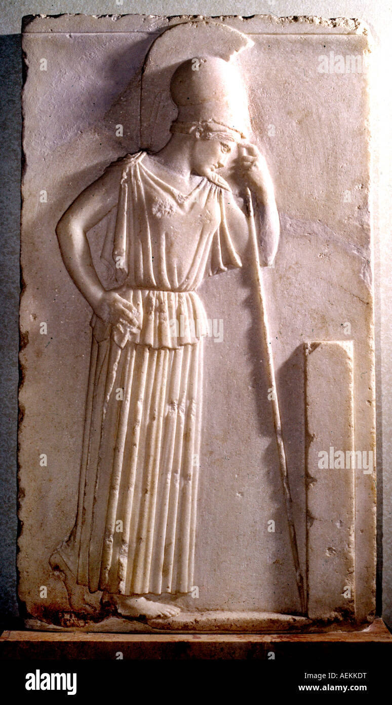 Athéna pensive relief, 460 av. Elle porte péplos et casque. Athènes ...