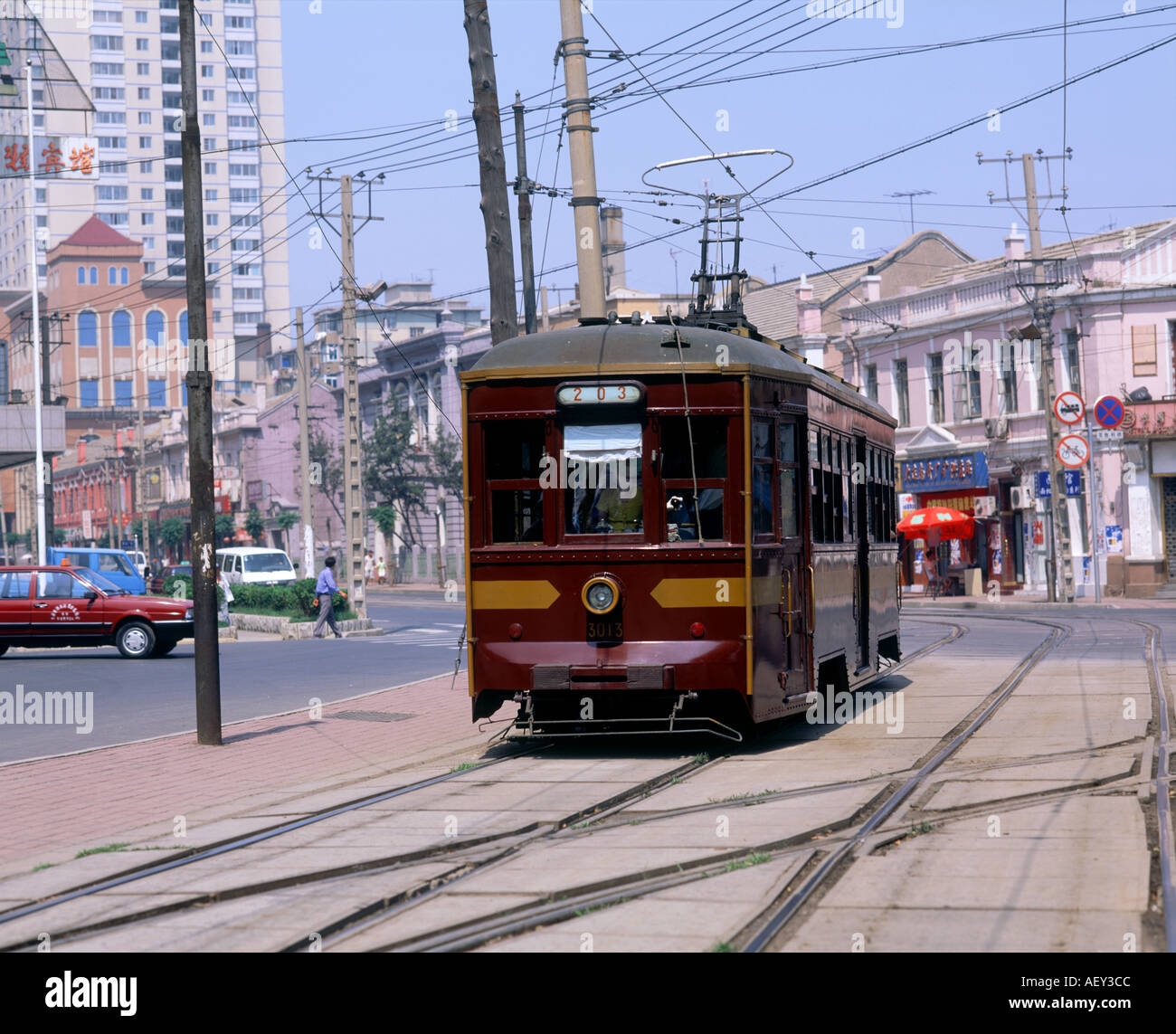 Tramway dalian Banque de photographies et d’images à haute résolution ...