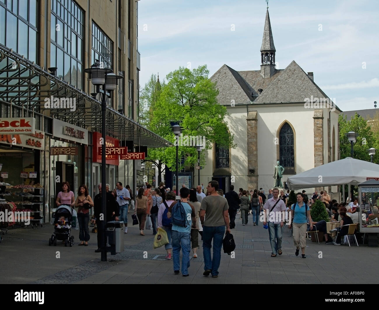 Kettwiger strasse Banque de photographies et d’images à haute ...