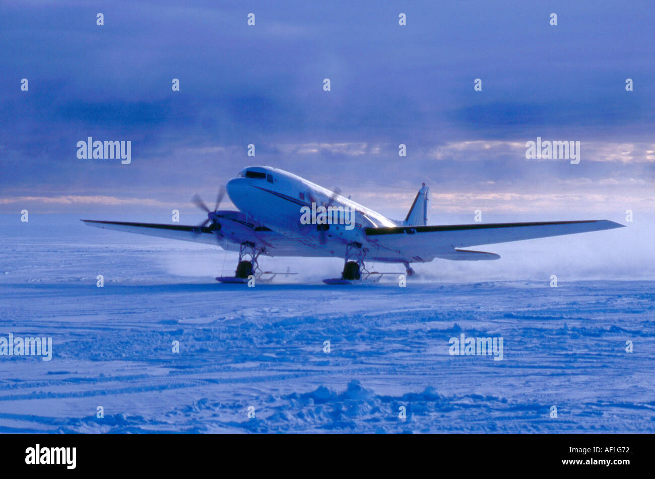Avion antarctique Banque de photographies et d’images à haute ...