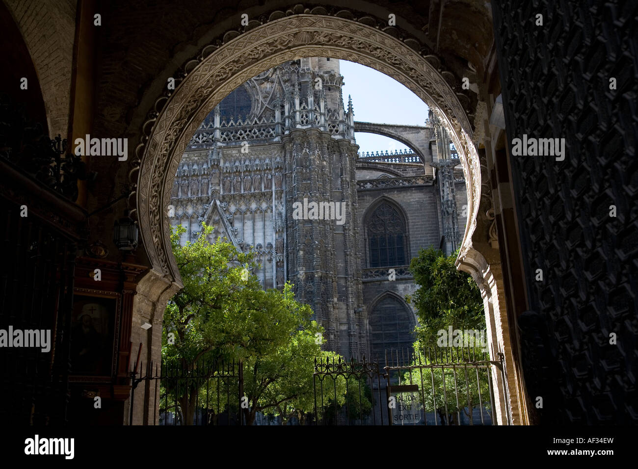 Arc en fer à cheval seville Banque de photographies et d’images à haute ...