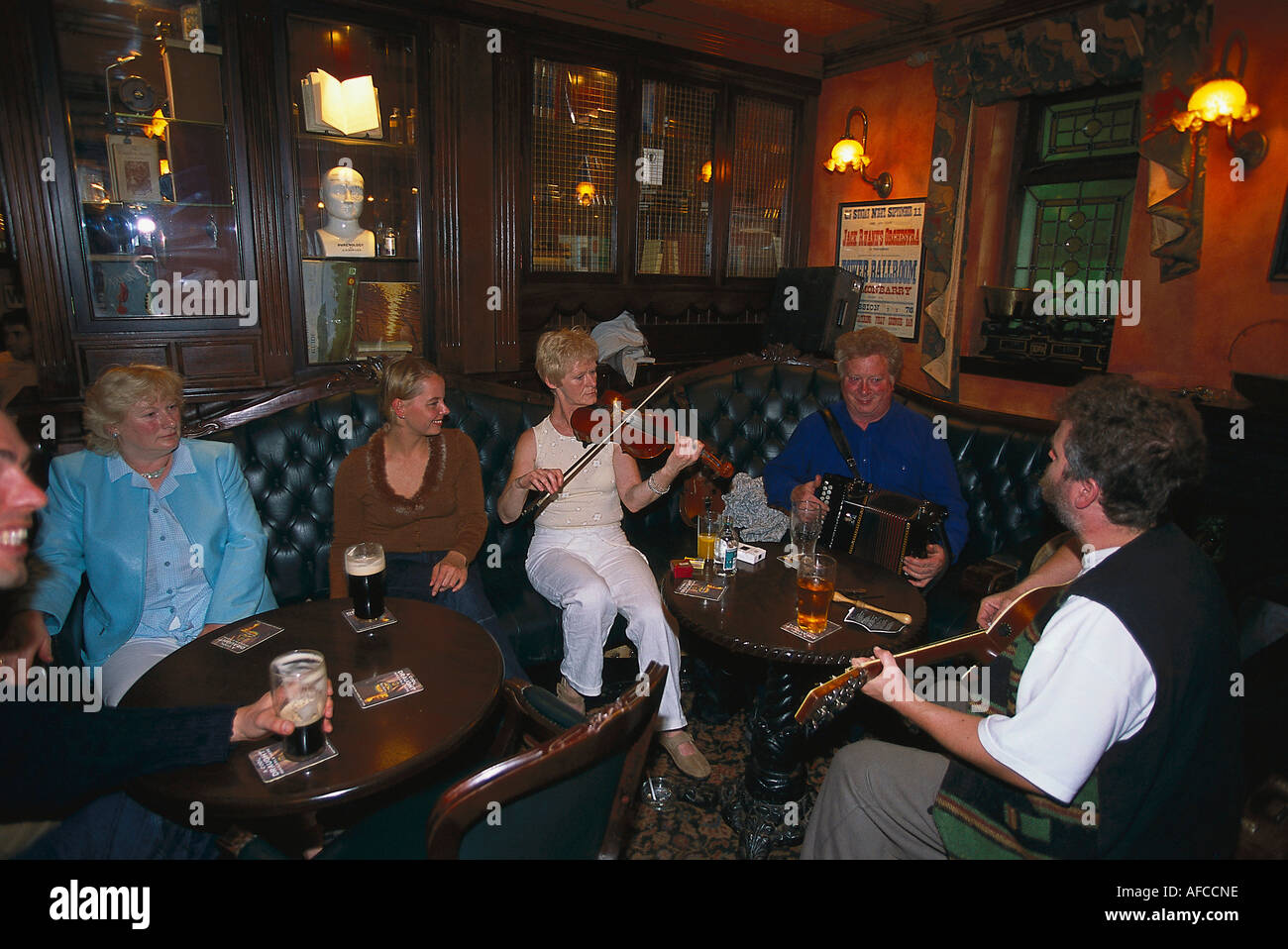 La musique irlandaise à Keenans Pub, Tarmonbarry, Upper Shannon Irlande ...