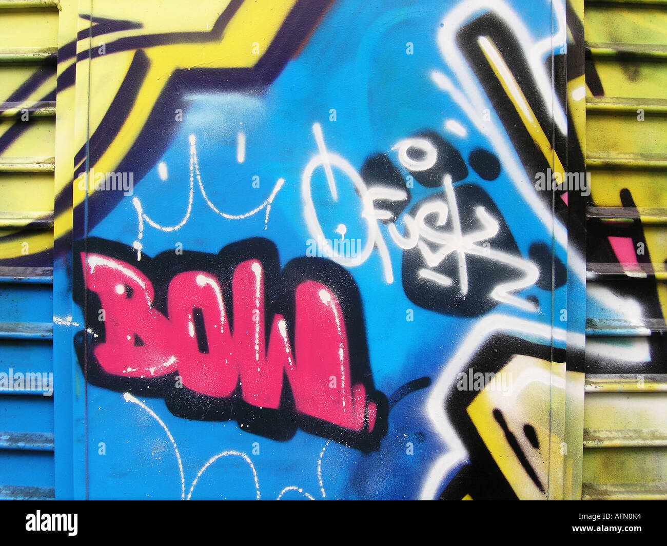 Mur de graffitis paris peint le public Banque de photographies et d ...