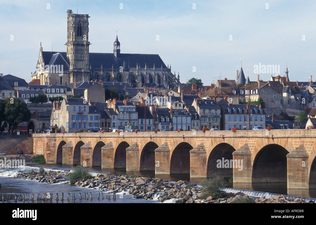 Nevers france Banque de photographies et d’images à haute résolution ...