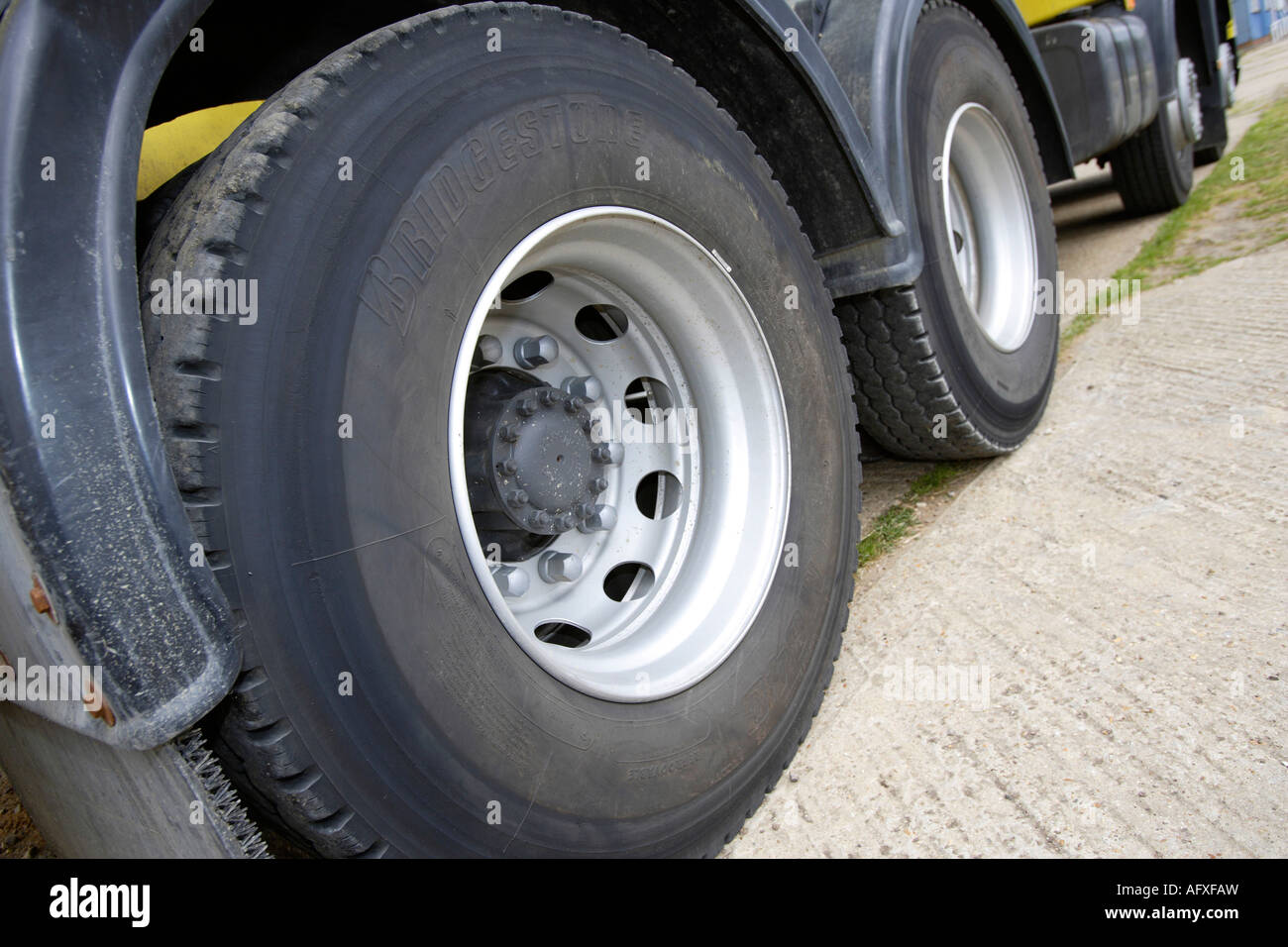 L'essieu arrière d'un camion Volvo, Side View Photo Stock - Alamy