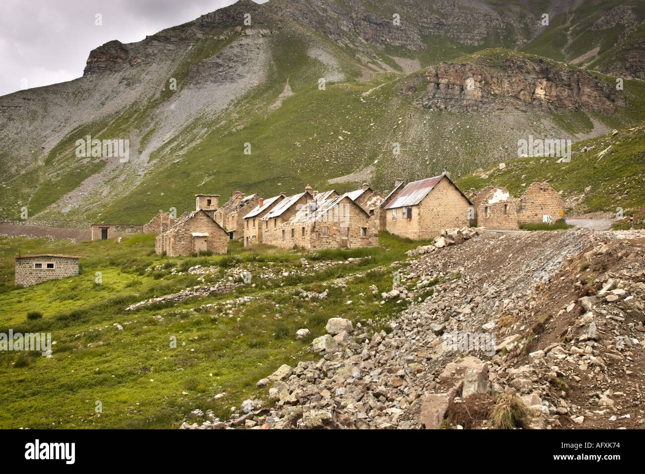 Caserne militaire france Banque de photographies et d’images à haute ...