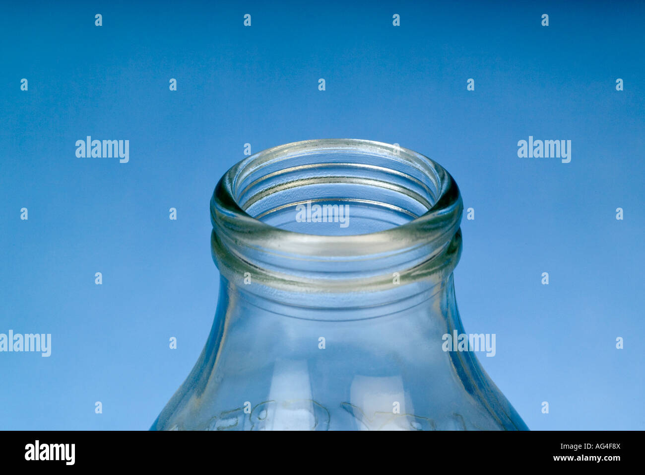 Pinte verre lait bouteille Banque de photographies et d’images à haute ...