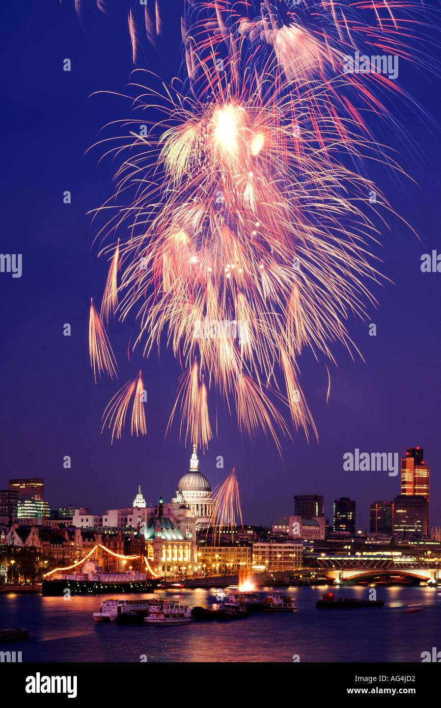 London fireworks display Banque de photographies et d’images à haute ...