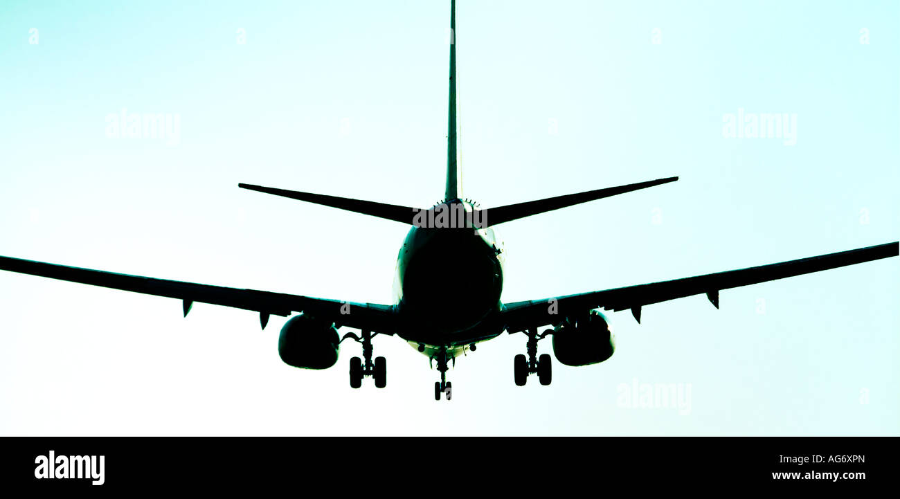 Boeing 737 silhouette Banque de photographies et d’images à haute résolution - Page 2 - Alamy